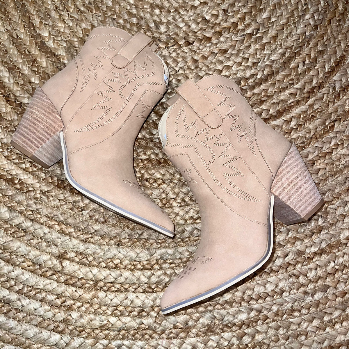 Nina Pink Boots – Body Rejuvenation